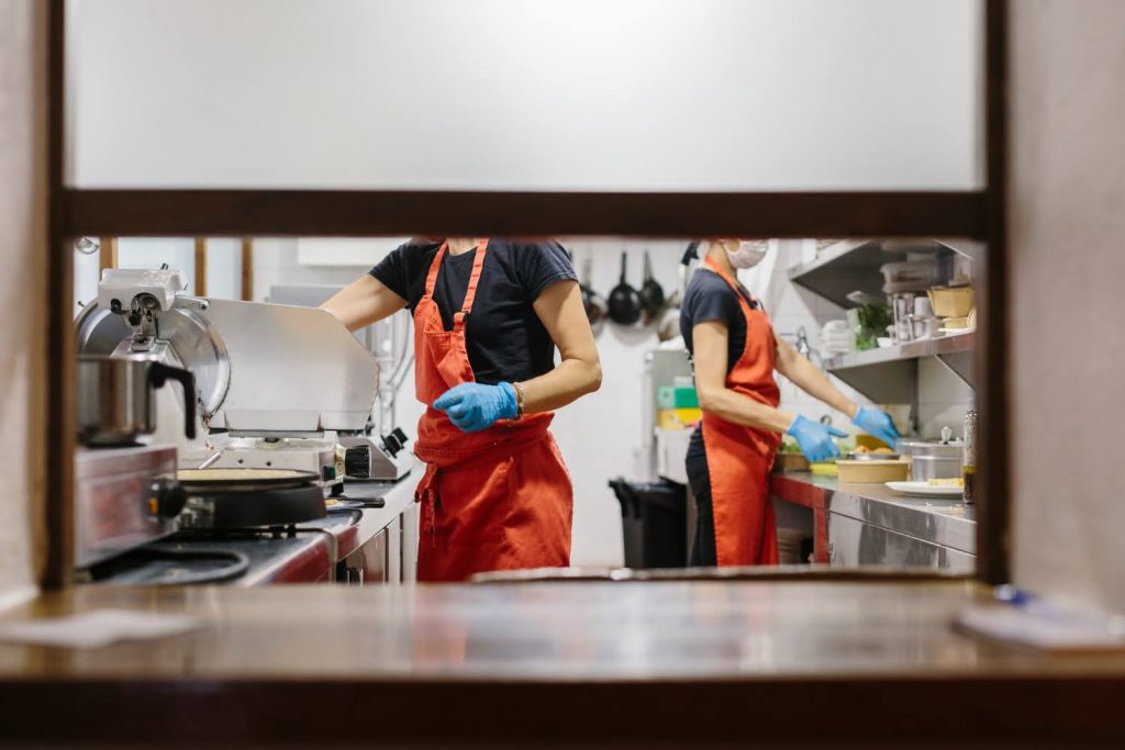 How To Deep Clean Restaurants: Kitchen, Dishwasher, Grease Trap, Hood ...